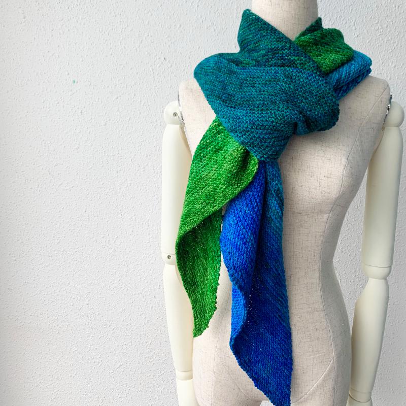 Giant Gradient, Bias Scarf Knitting Pattern – Infinite Twist