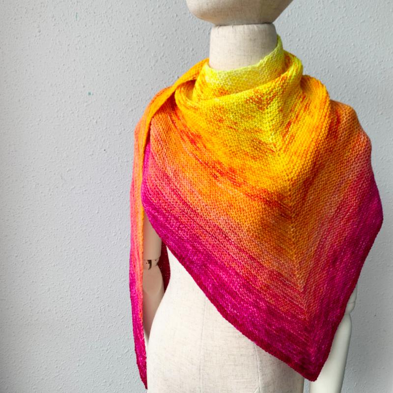 Giant Gradient, Simple Shawl Knitting Pattern – Infinite Twist